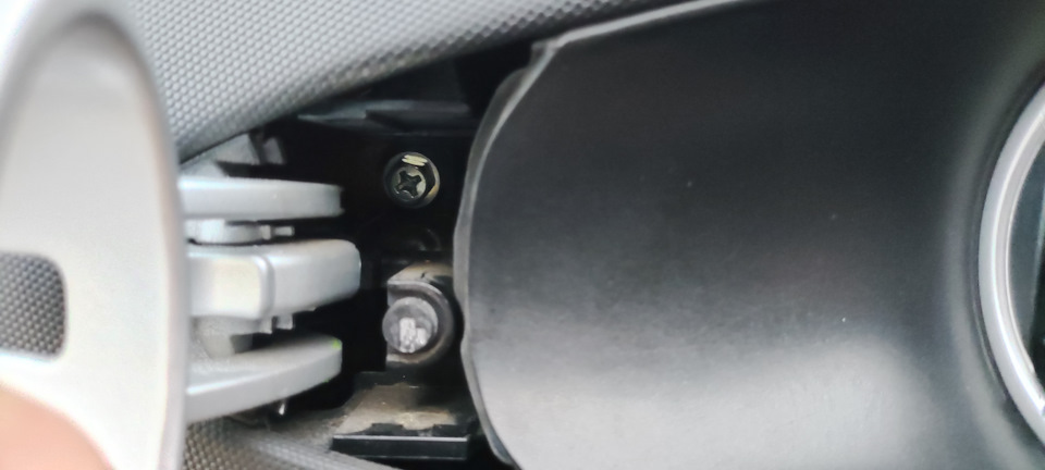 5. Приводим в порядок двери. Ограничители, крепеж, дефлекторы, ручки ...