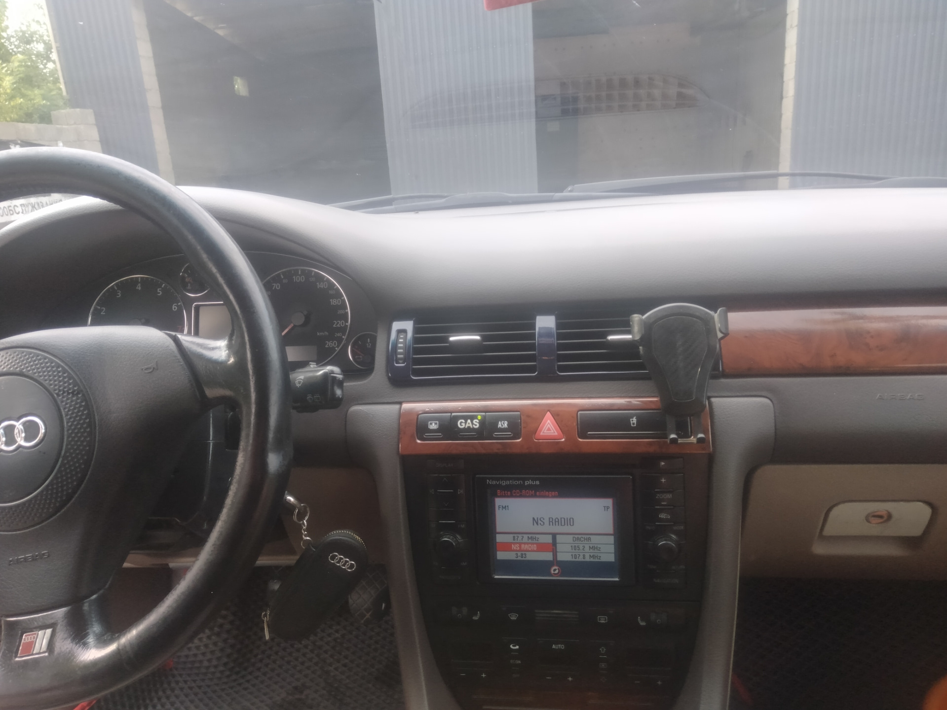 Установка RNS-D и ремонт шторки — Audi A6 (C5), 2,4 л, 1998 года | аксессуары | DRIVE2