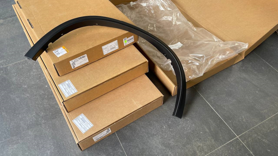 Накладка арки колеса комплект BMW X5 F15 оригинал новый на BMW X5 (F15 ...