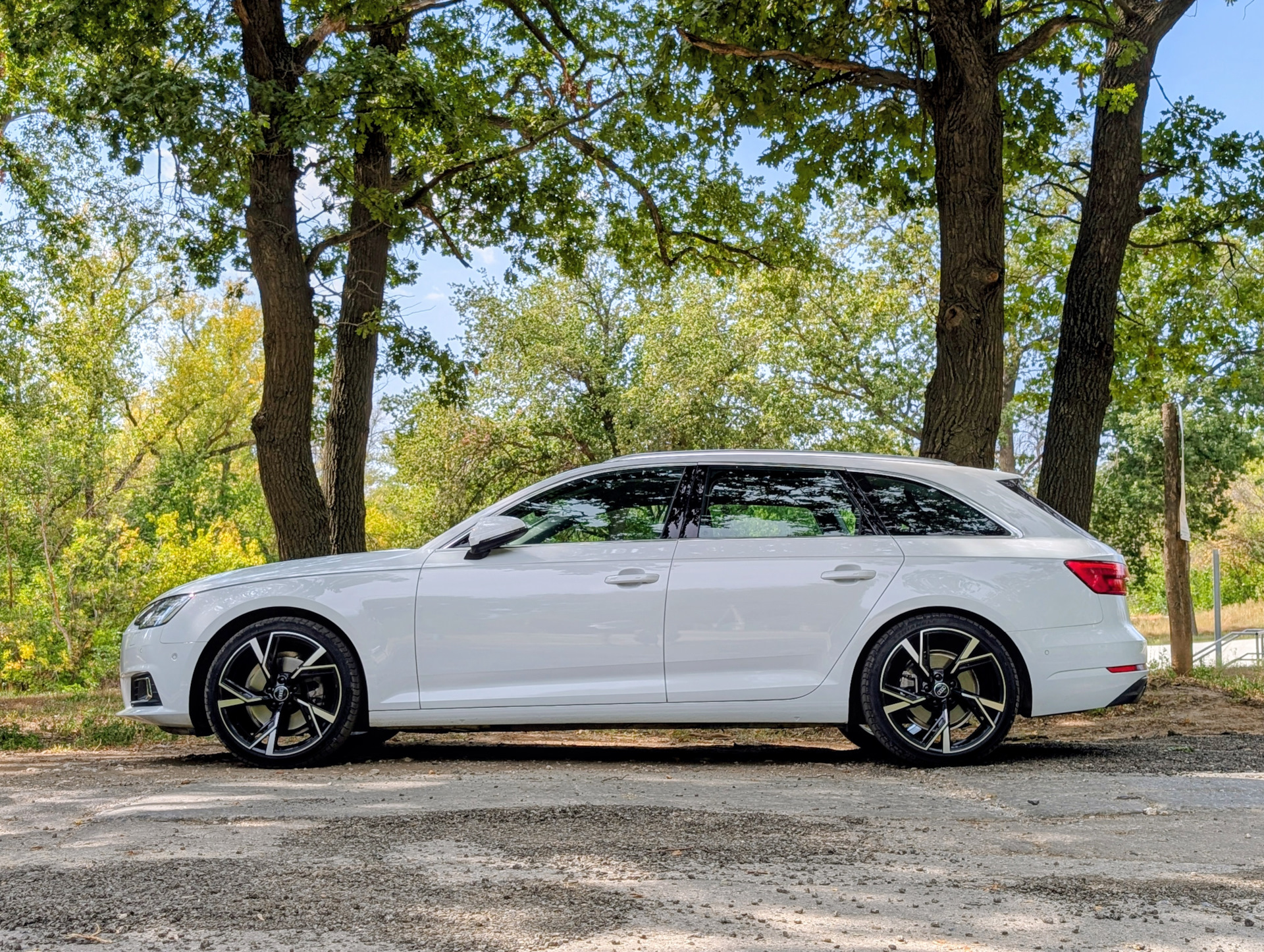 Растонировал машину и сломалась эл. регулировка спинки сиденья — Audi A4 Avant (B9), 1,4 л, 2017 ...
