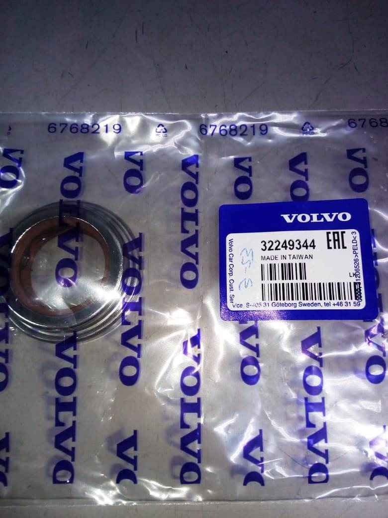 Замена сальника правого привода угловой — Volvo XC90 (2G), 2 л, 2018 ...