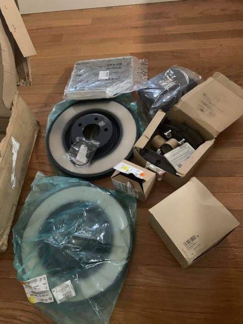 4G0698151R Колодки тормозные передние Audi A6 VAG | Запчасти на DRIVE2