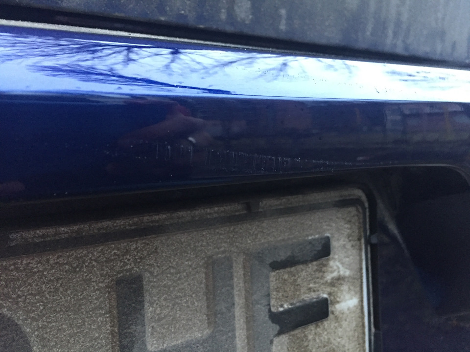 Обліз лак на бампері — Volkswagen Golf GTI Mk7, 2 л, 2017 года ...