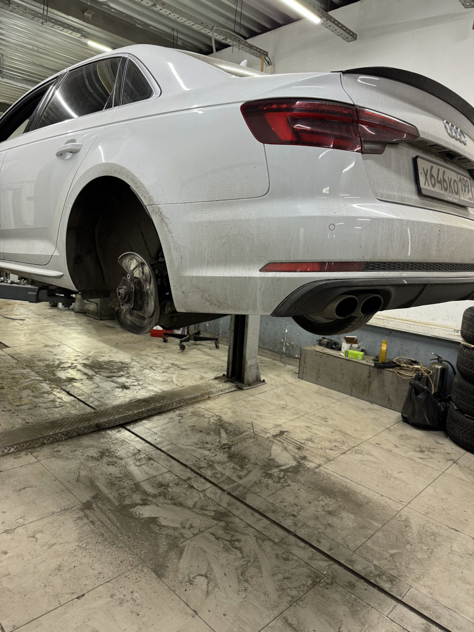 34. Замена ступичного подшипника — Audi A4 (B9), 2 л, 2018 года | визит ...