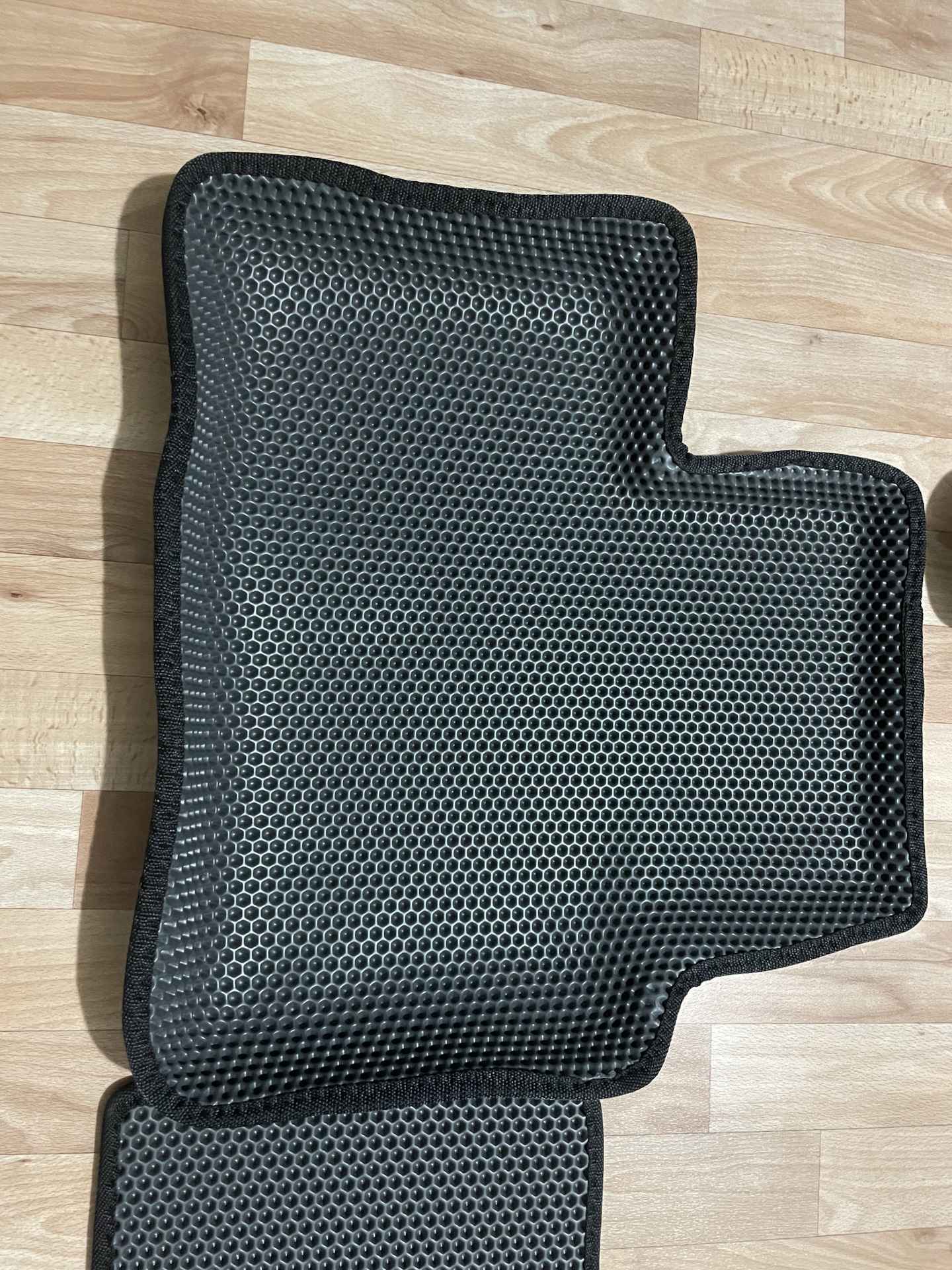 ЭВА КОВРИКИ С 3D БОРТАМИ CellMat — Lada Приора хэтчбек, 1,6 л, 2008 ...