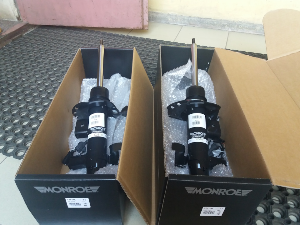 Замена амортизаторов four-c (+ ремонт ЦЗ) — Volvo S80 (2G), 2,5 л, 2012 ...