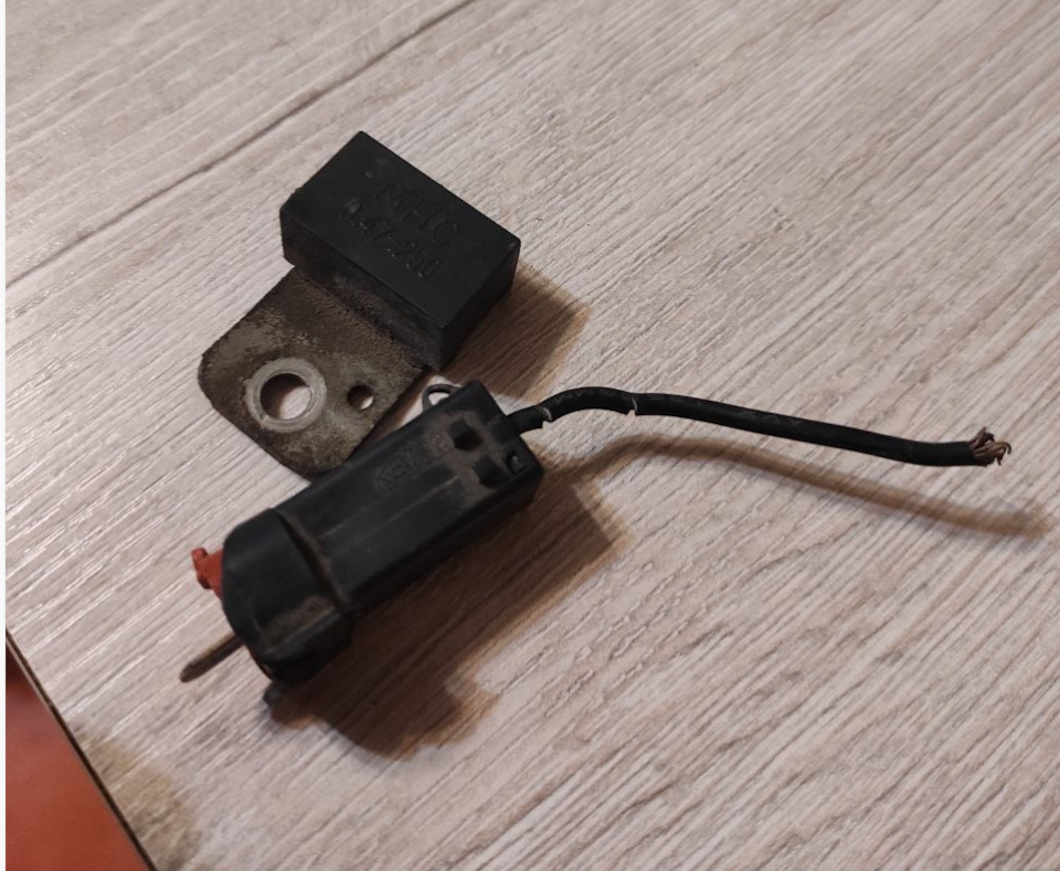 Продолжение. "Не горит чек и не горит значок иммобилайзера, не завести ...