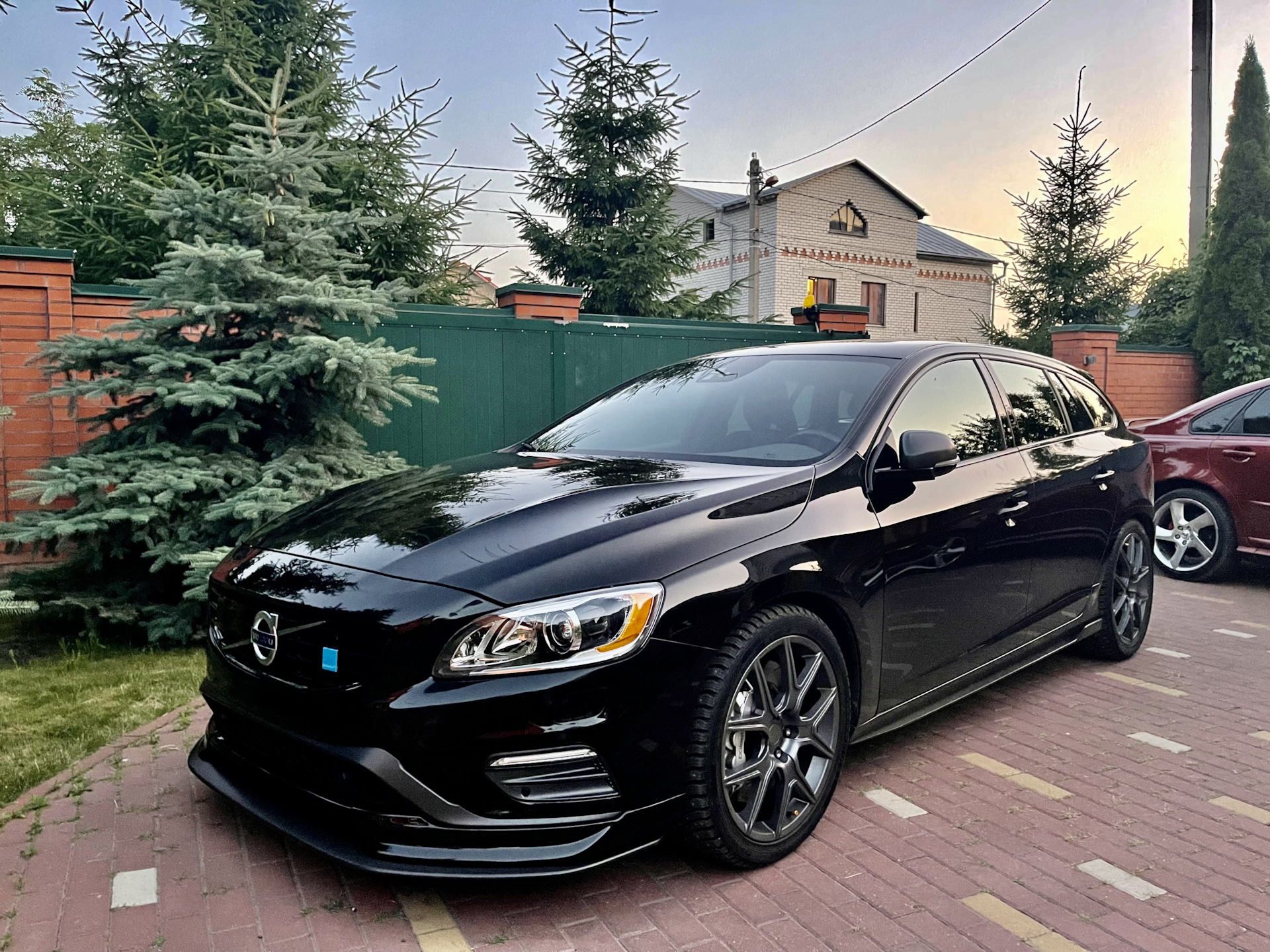 Carbon fiber aero pack за 400.000рублей! — Volvo V60 (1G), 2 л, 2017 ...