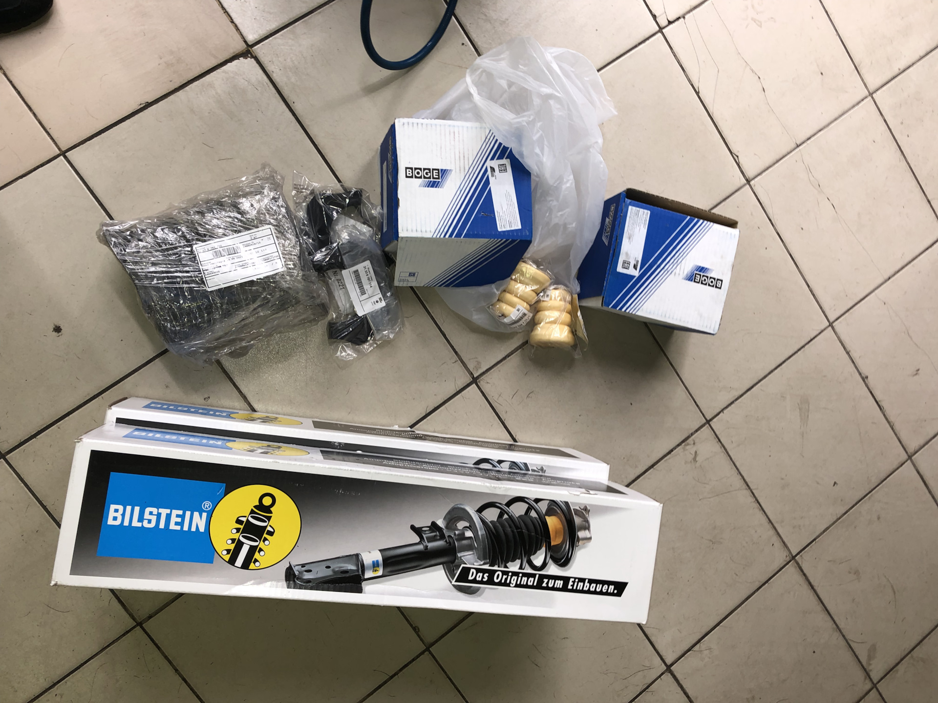 ⚙🧰Замена передних амортизаторов — BMW 1 series (F20), 1,6 л, 2013 года ...