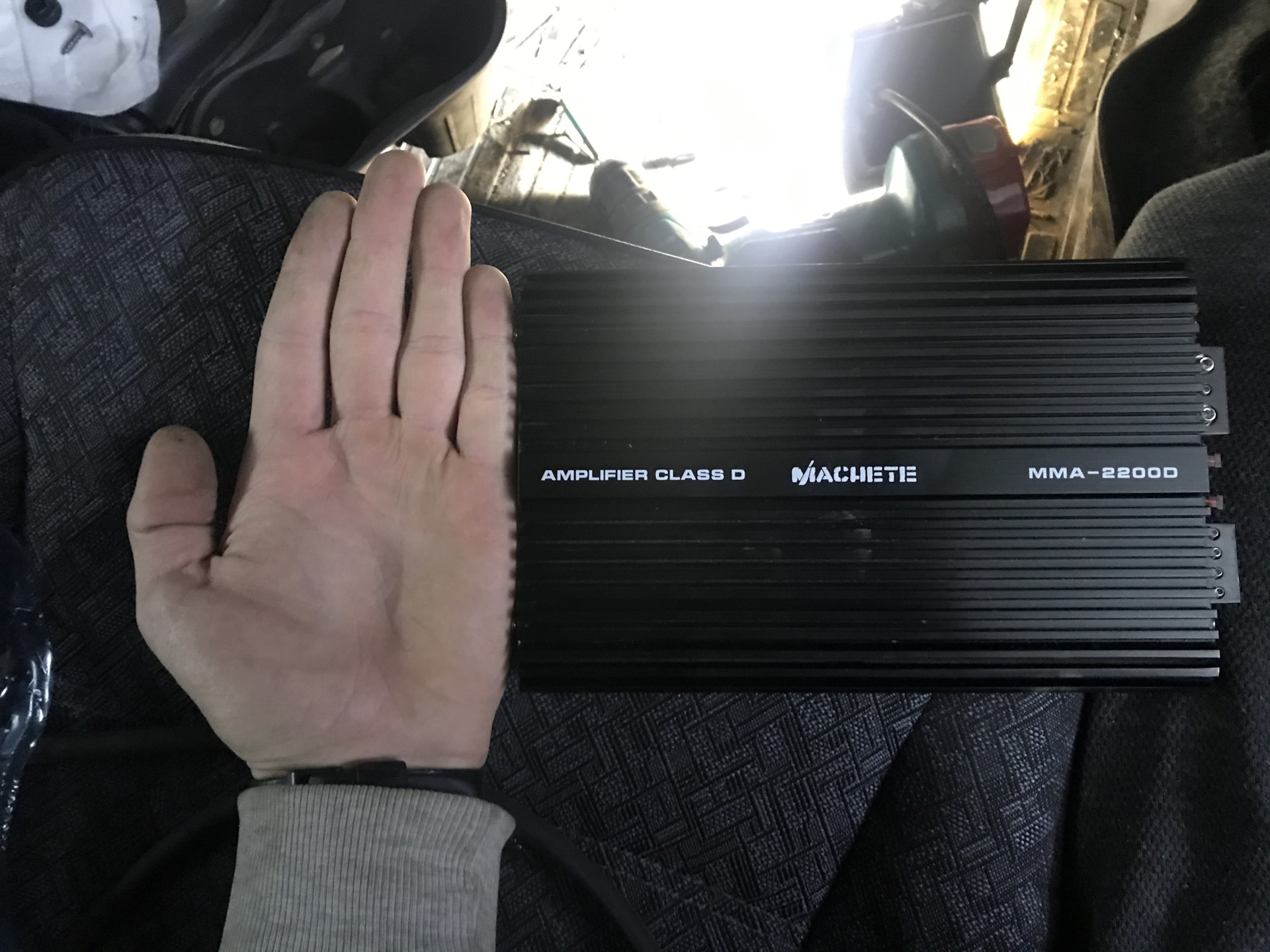 Усилитель Machete MMA2200 под бардачок. — Lada 2114, 1,6 л, 2008 года ...