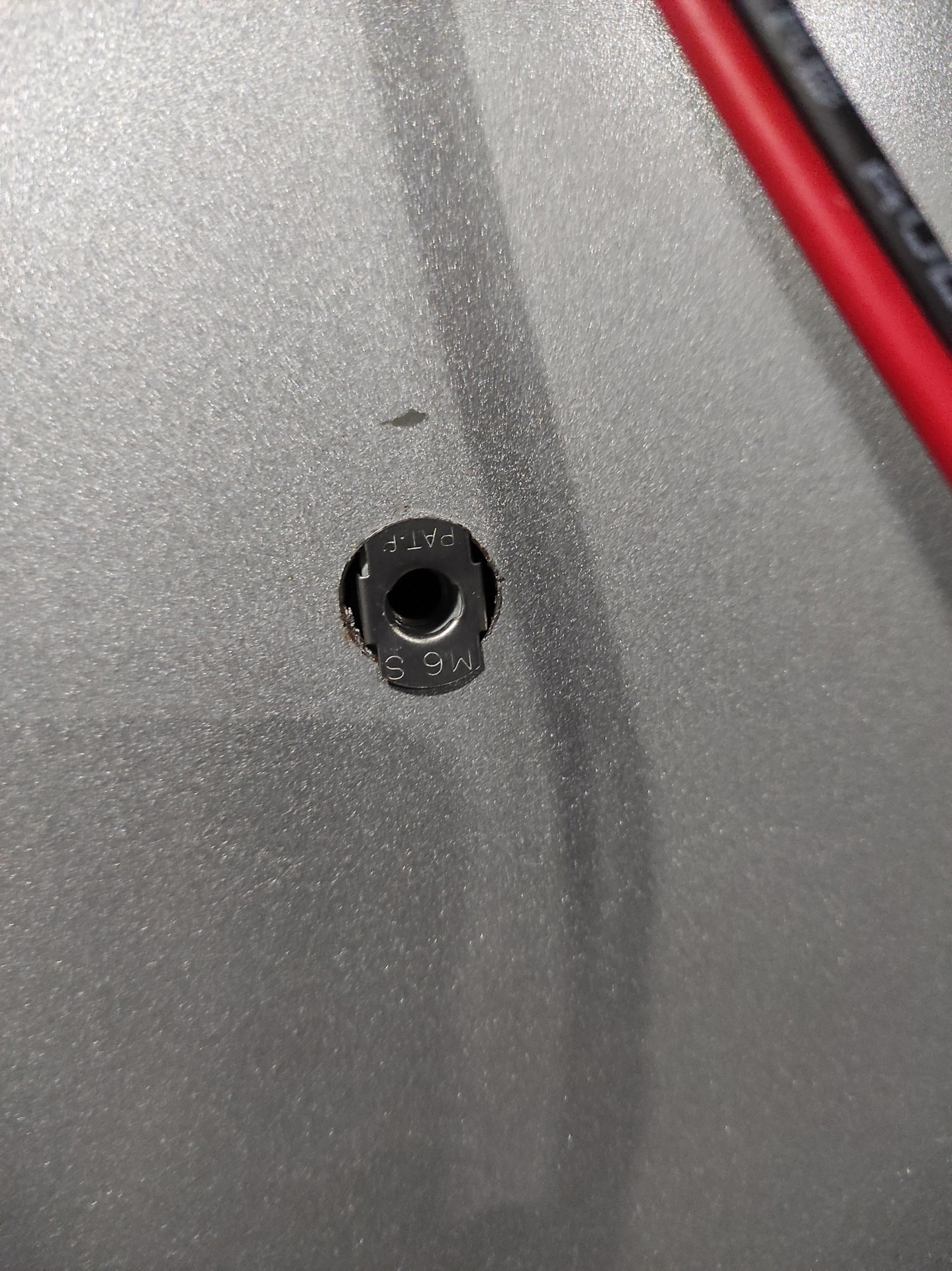 Сказ о защитных рейлингах на задних стеклах — Nissan NV200, 1,6 л, 2017 ...