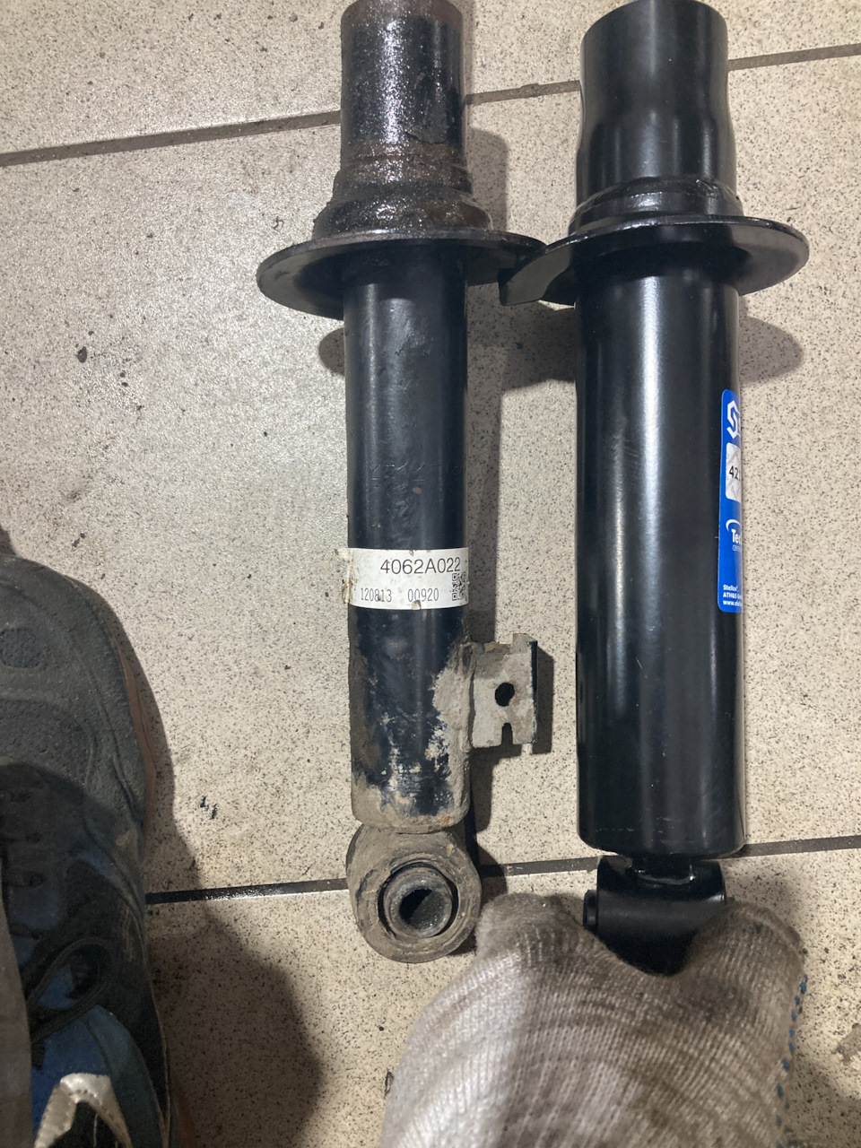 4062A022 Стойка передняя MMC PAJERO/MONTERO SPORT 07- Special Edition ...