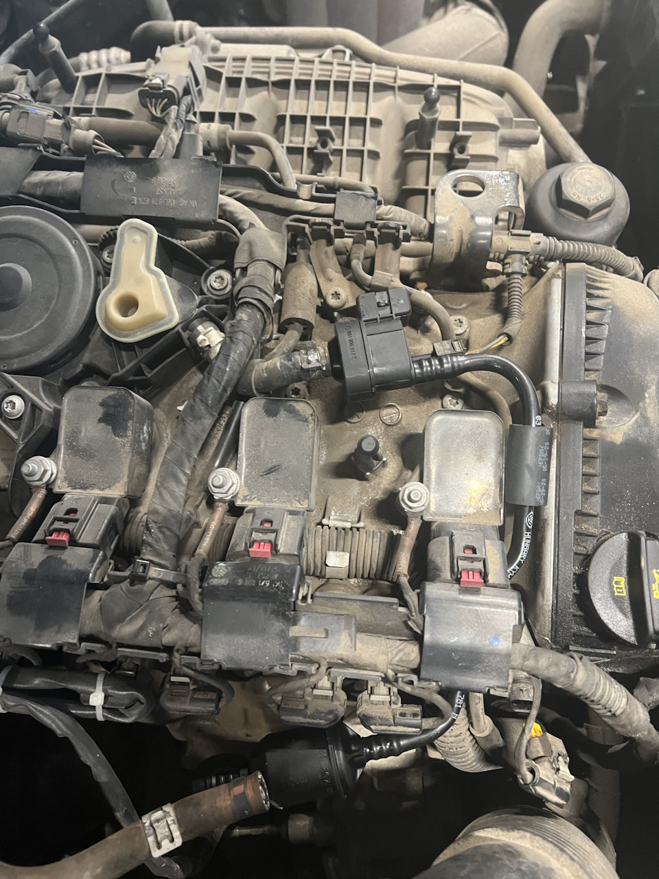 Замена клапана адсорбера — Audi Q5 (1G), 2 л, 2014 года | запчасти | DRIVE2