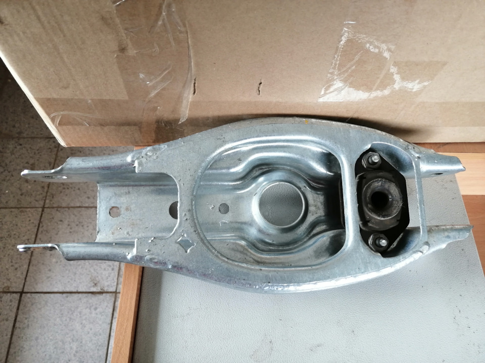 33326772899 Рычаг контроля развала с р/м шарниром BMW | Запчасти на DRIVE2