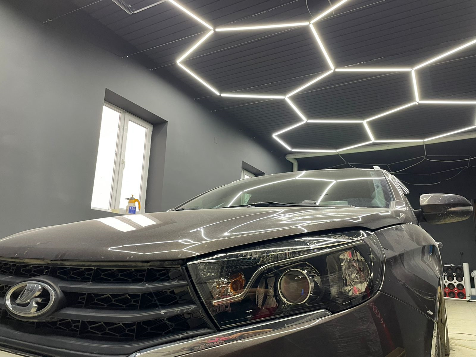 Светодиодная BI-LED линза в Lada Vesta тюнинг оптики — Lada Vesta SW (1G), 1,6 л, 2019 года ...