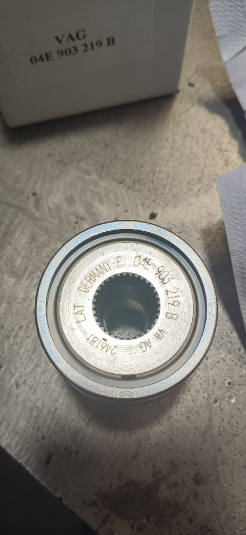 04E903219B Механизм свободного хода генератора VAG | Запчасти на DRIVE2