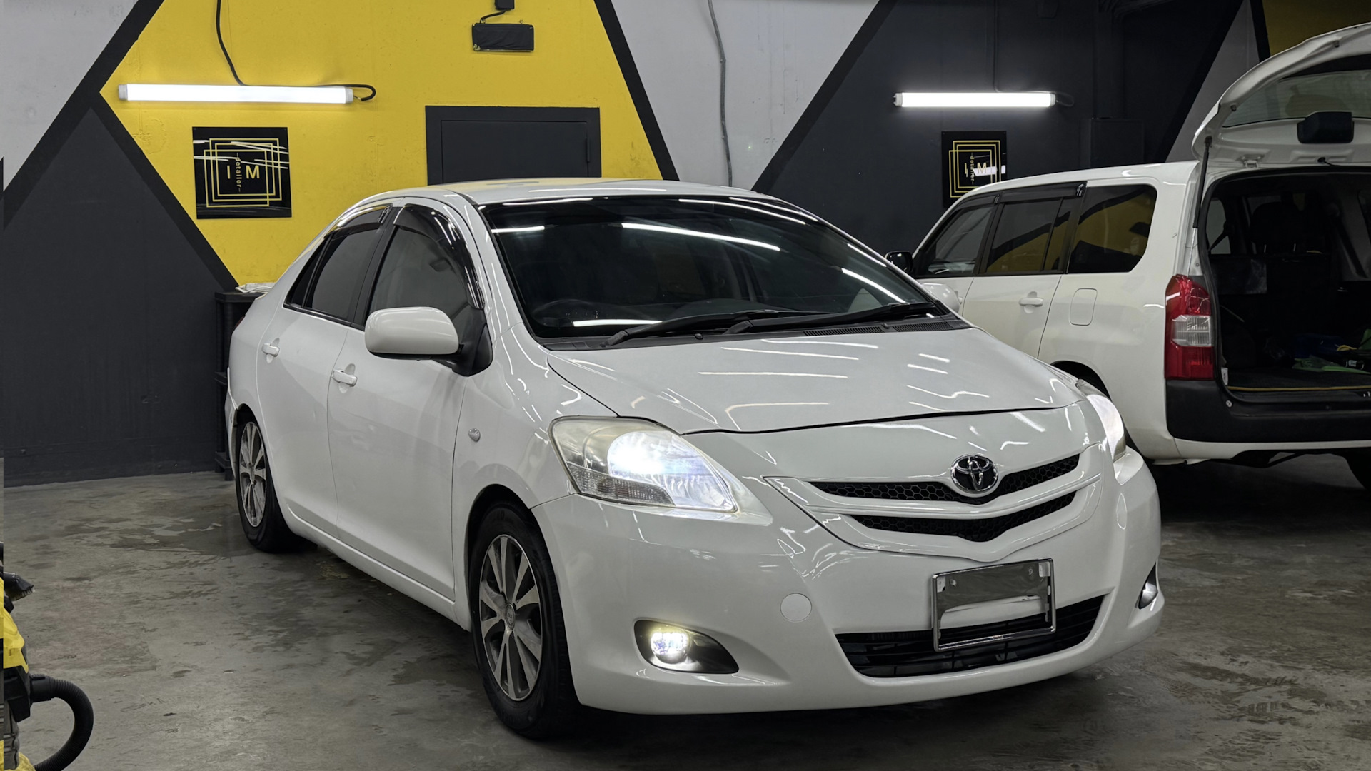 Toyota Belta 1.3 бензиновый 2007 | “White Guard” на DRIVE2