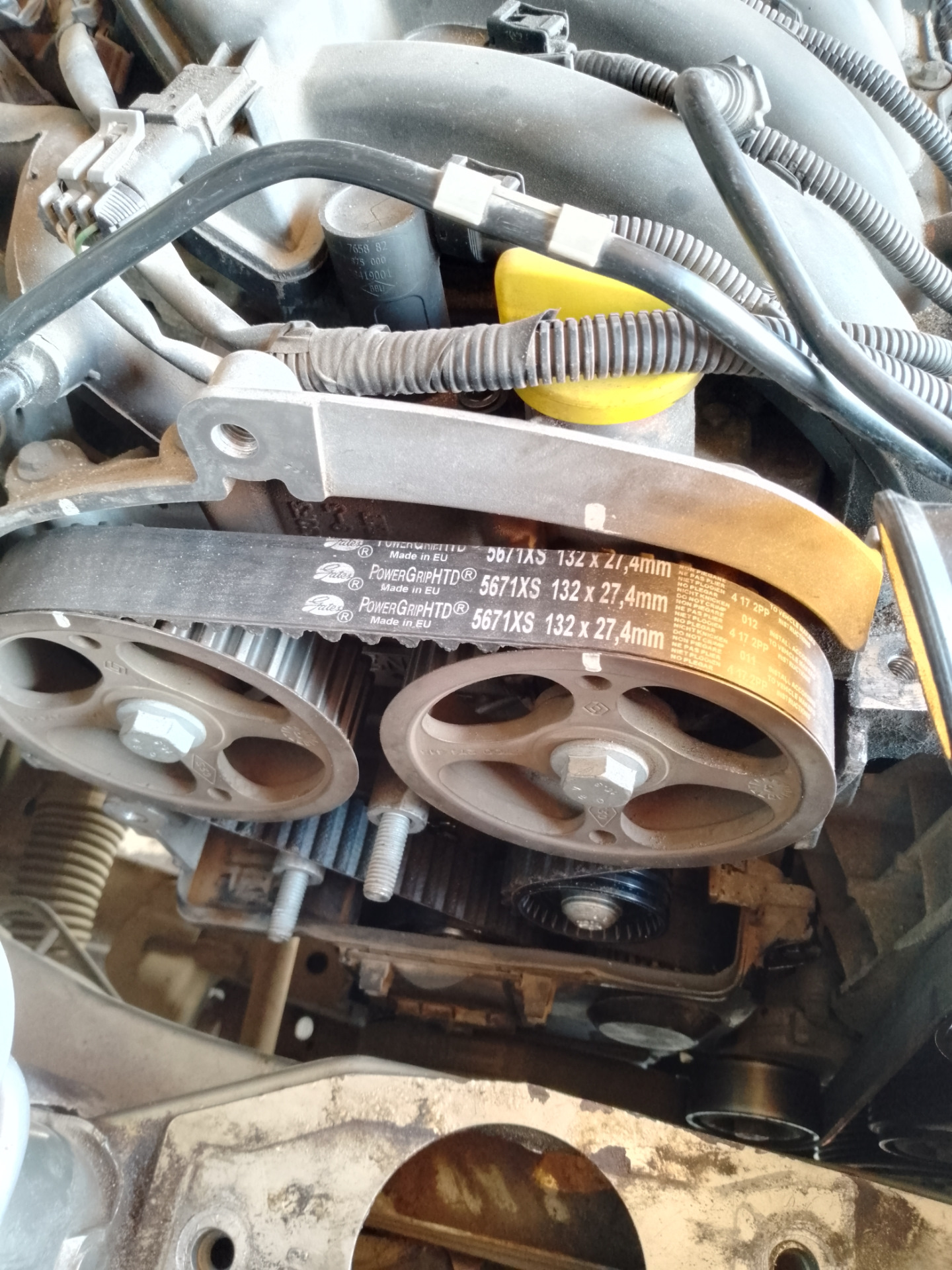 Замена ремня ГРМ — Lada Ларгус, 1,6 л, 2014 года | своими руками | DRIVE2