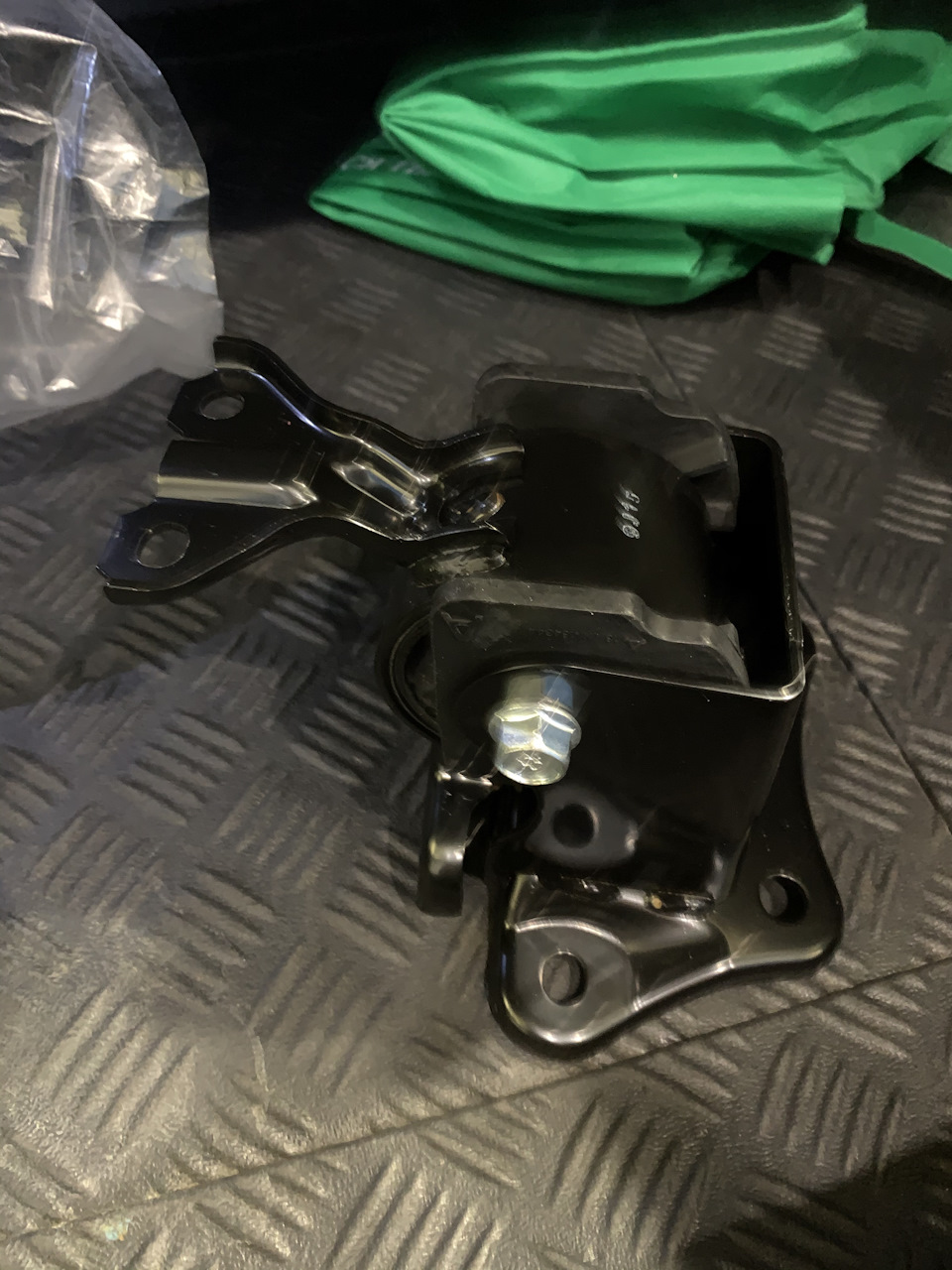 Замена подушки акпп — Mitsubishi Lancer X, 1,5 л, 2008 года | плановое ...