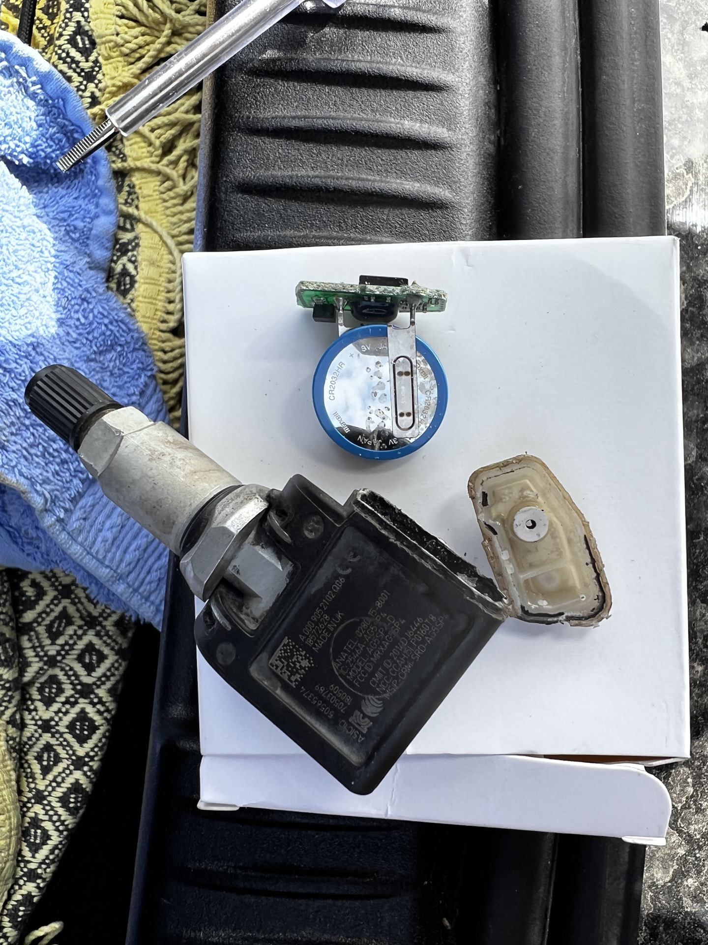 Замена датчика давления колеса — Mercedes-Benz E-Class (W213), 2 л ...