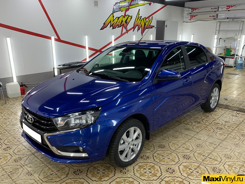 Оклейка передней части Lada Vesta защитной пленкой — MaxiVinyl на DRIVE2
