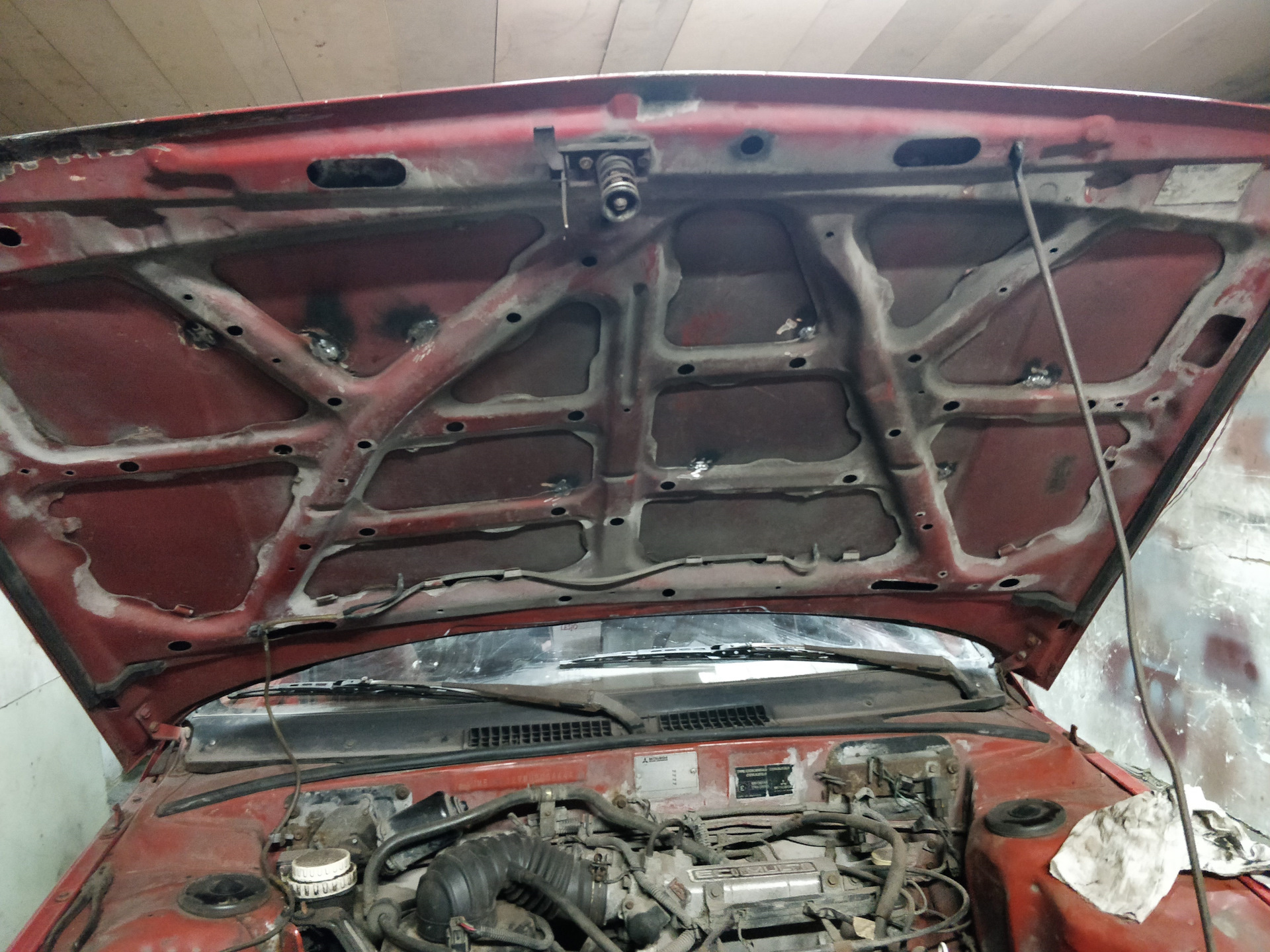 Сварка и ремонт #9. Ремонт крыльев и капота — Mitsubishi Lancer III, 1 ...