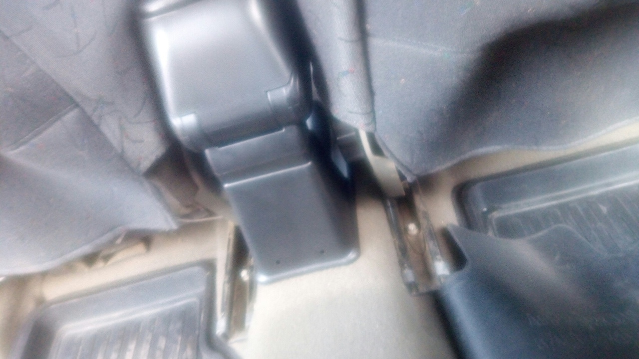 Полезно иногда лезть в яму для осмотра машины. — Citroen C4 (1G), 1,6 л ...