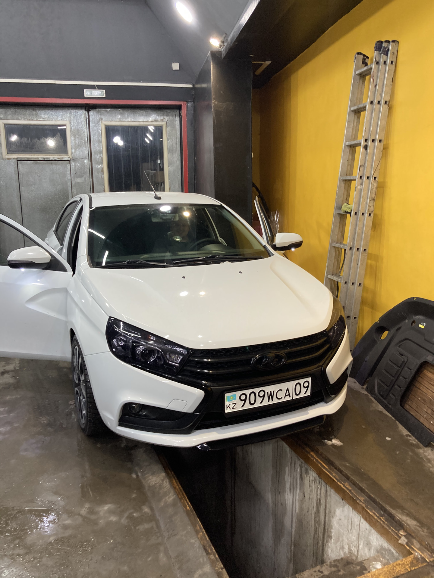 Сплиттер — Lada Vesta (1G), 1,6 л, 2018 года | тюнинг | DRIVE2