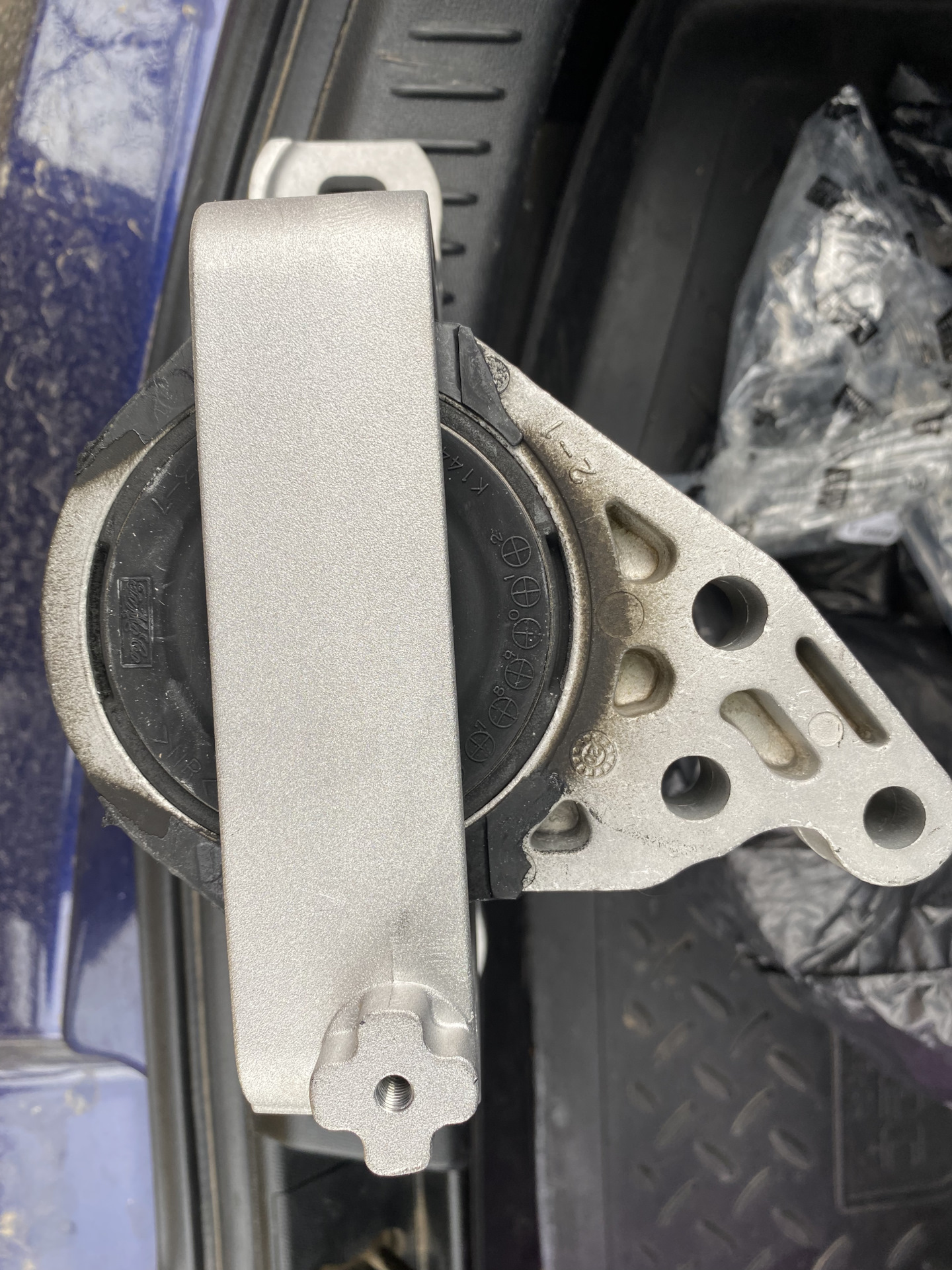 Правая опора подъехала от BL на BK — Mazda 3 (1G) BK, 1,6 л, 2005 года ...