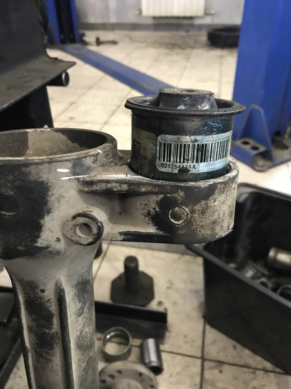 Подушки редуктора — Dodge Nitro, 3,7 л, 2007 года | визит на сервис ...