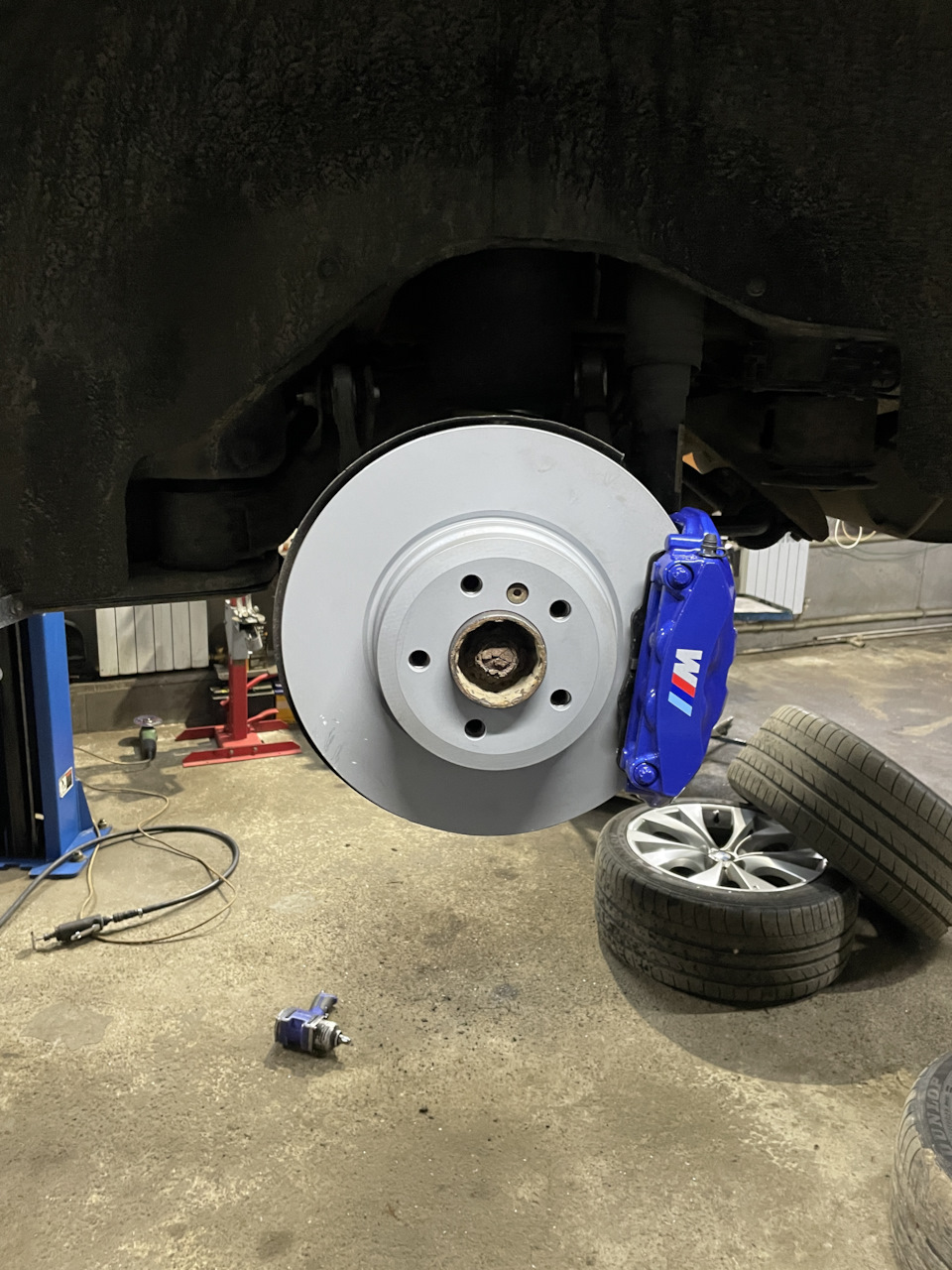 Установка тормозной системы Brembo на BMW X5 E70 M57N — BMW X5 (E70), 3 ...