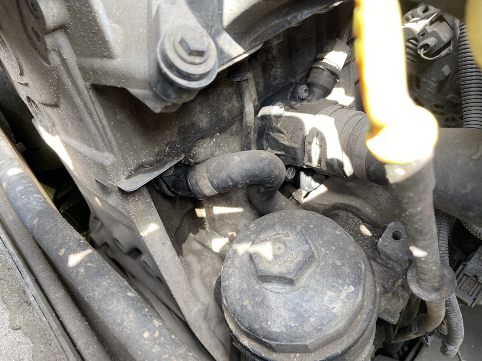 Делаем из Вольво Ягуар или превентивная замена патрубка охлаждения ...