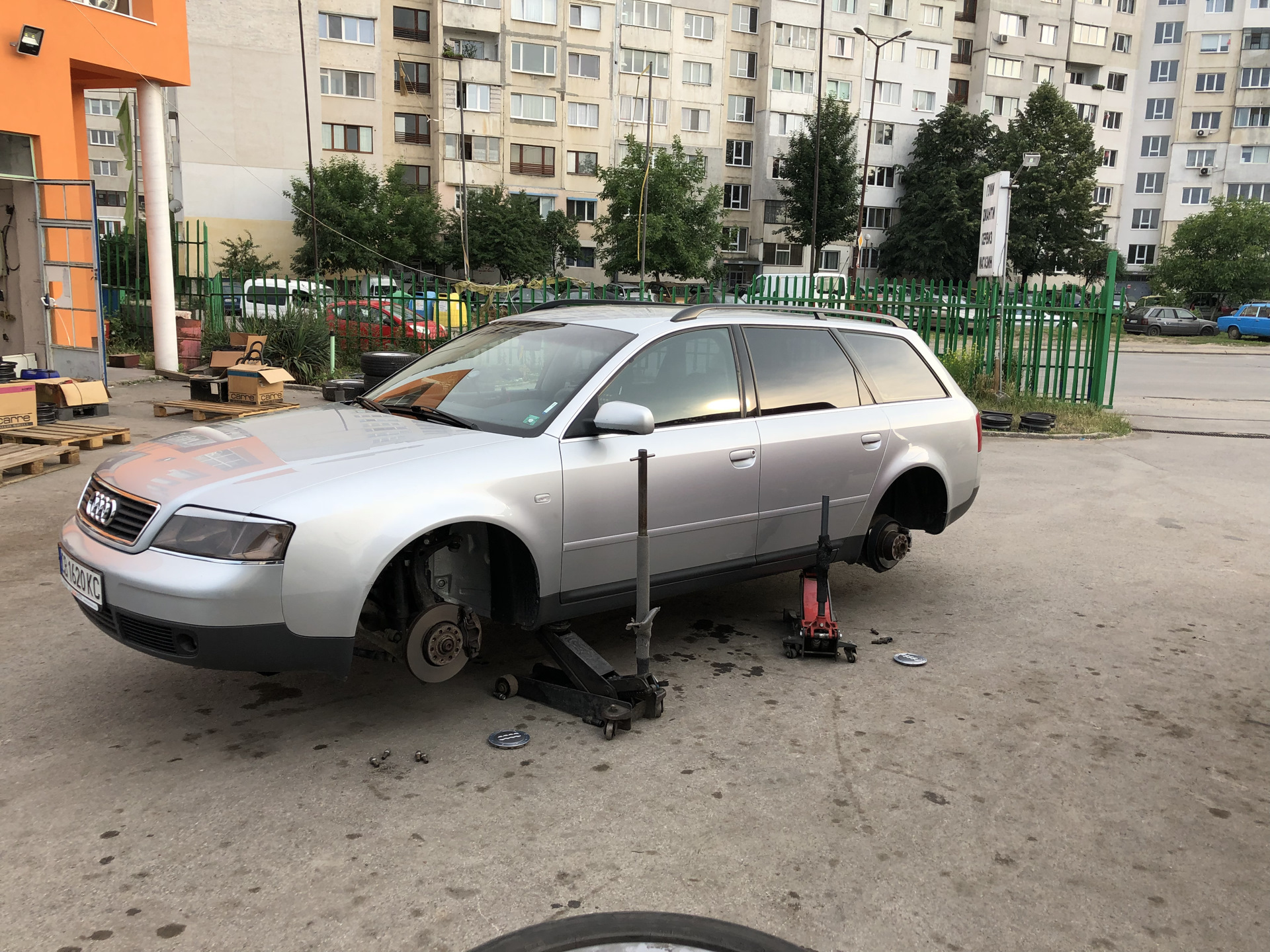 Посетили шиномонтаж — Audi A6 Avant (C5), 2,5 л, 2000 года | расходники | DRIVE2