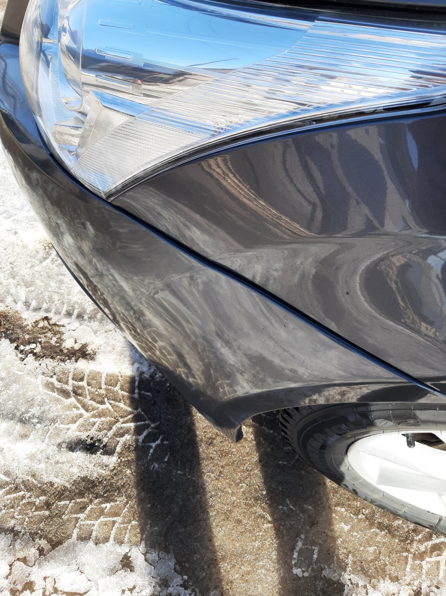 Замена кронштейна бампера — Toyota Avensis III, 1,8 л, 2009 года ...