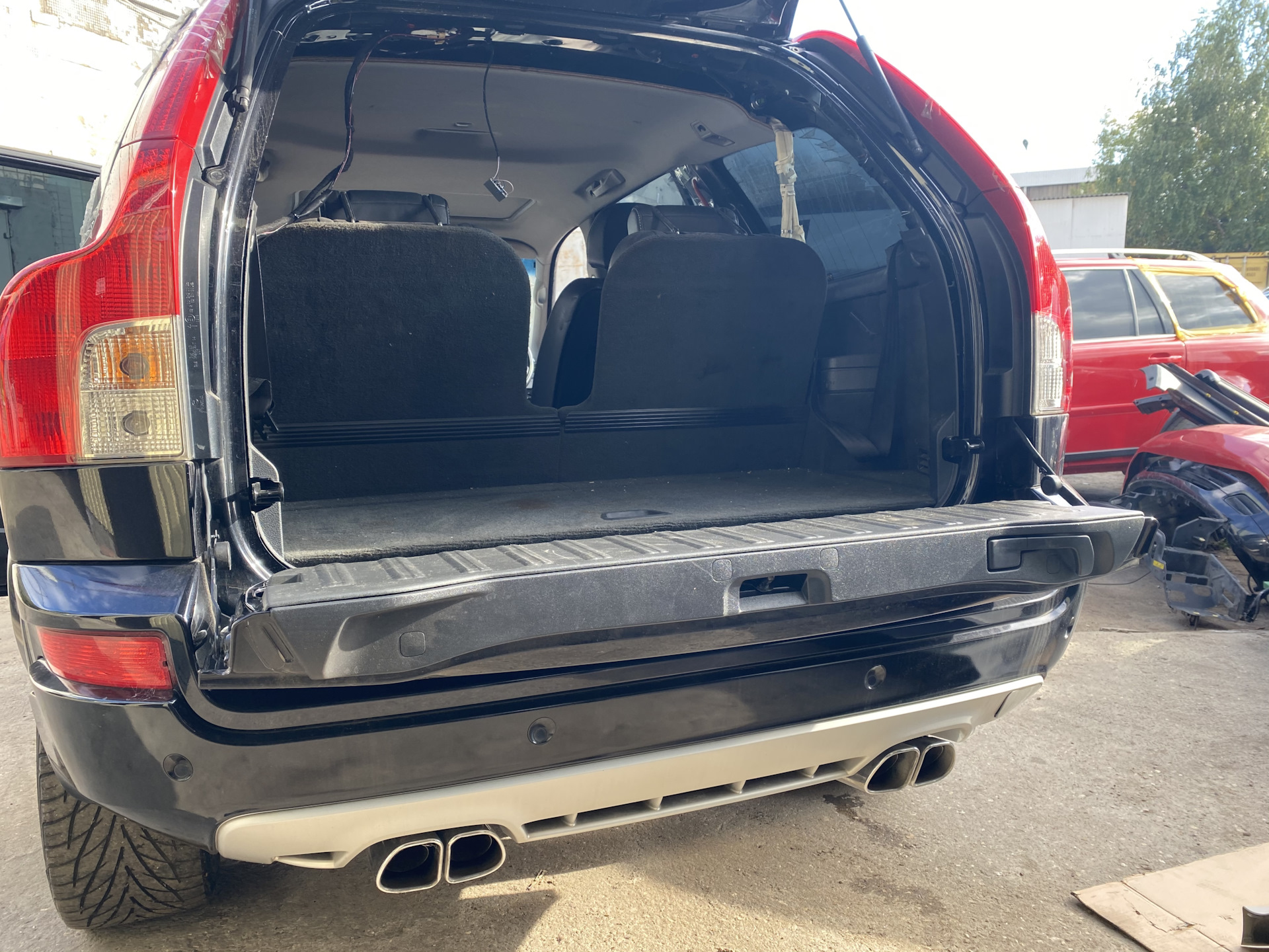 Установка аксессуарного салона R-Design — Volvo XC90 (1G), 3,2 л, 2008 ...