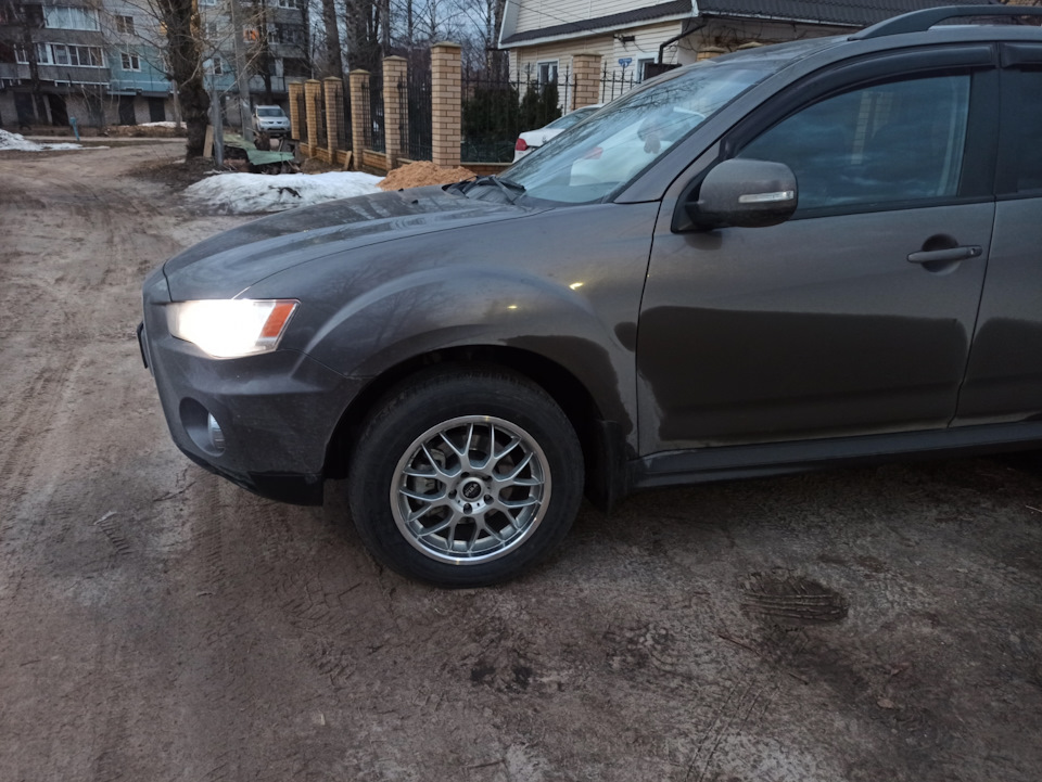 Колёсики😍 — Mitsubishi Outlander XL, 2 л, 2011 года | колёсные диски ...