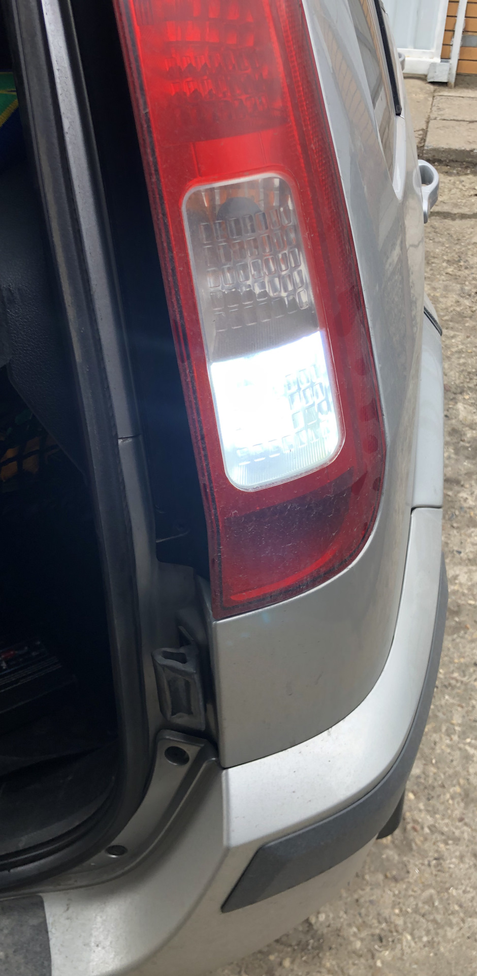 30. Супер яркие лампочки в заний ход…)) — Ford Fusion, 1,6 л, 2007 года ...