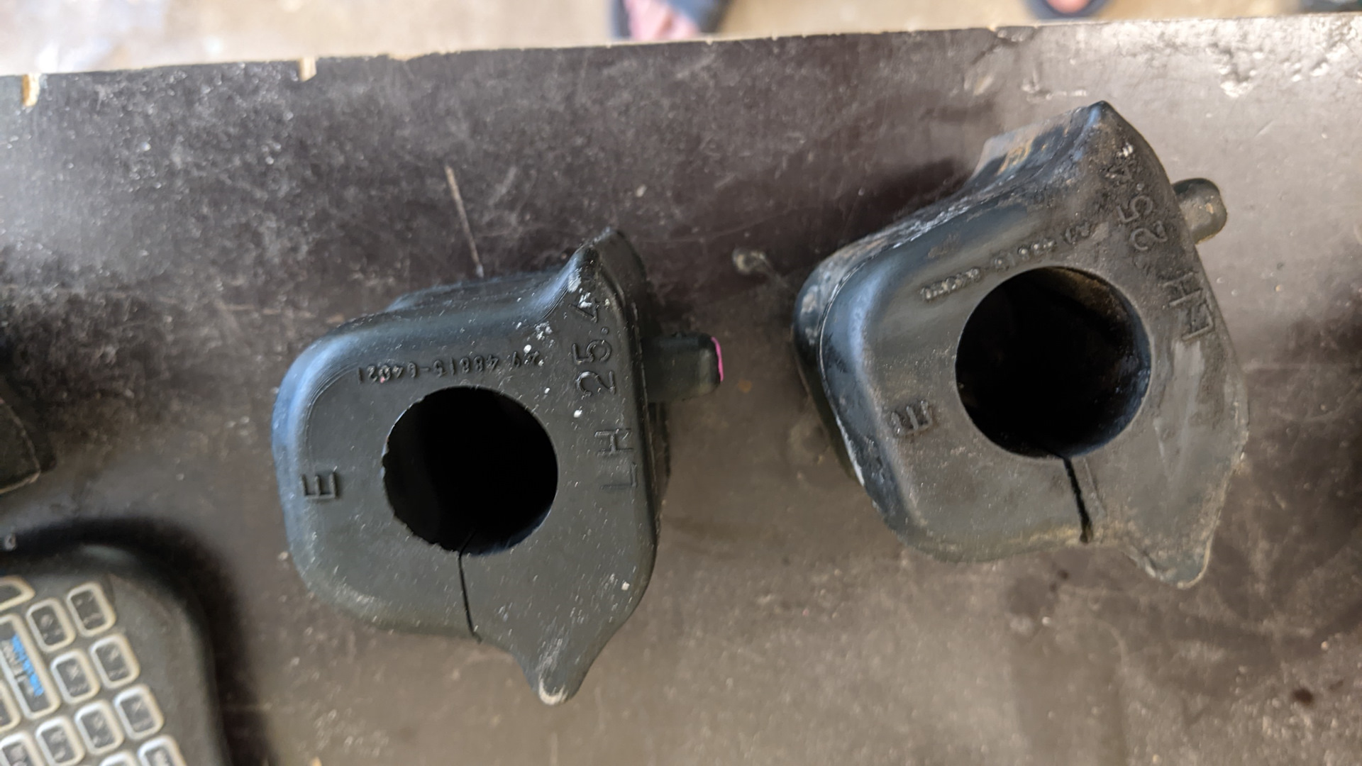 Резинотехнические расходники — Toyota Prius Alpha, 1,8 л, 2011 года ...