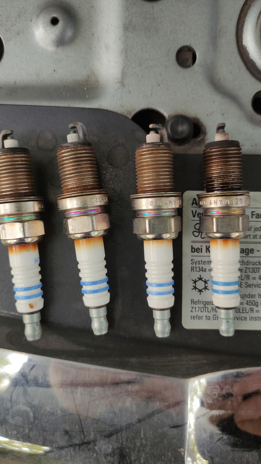 Свечи GM 95519058 — Opel Astra H, 1,6 л, 2007 года | плановое ТО | DRIVE2