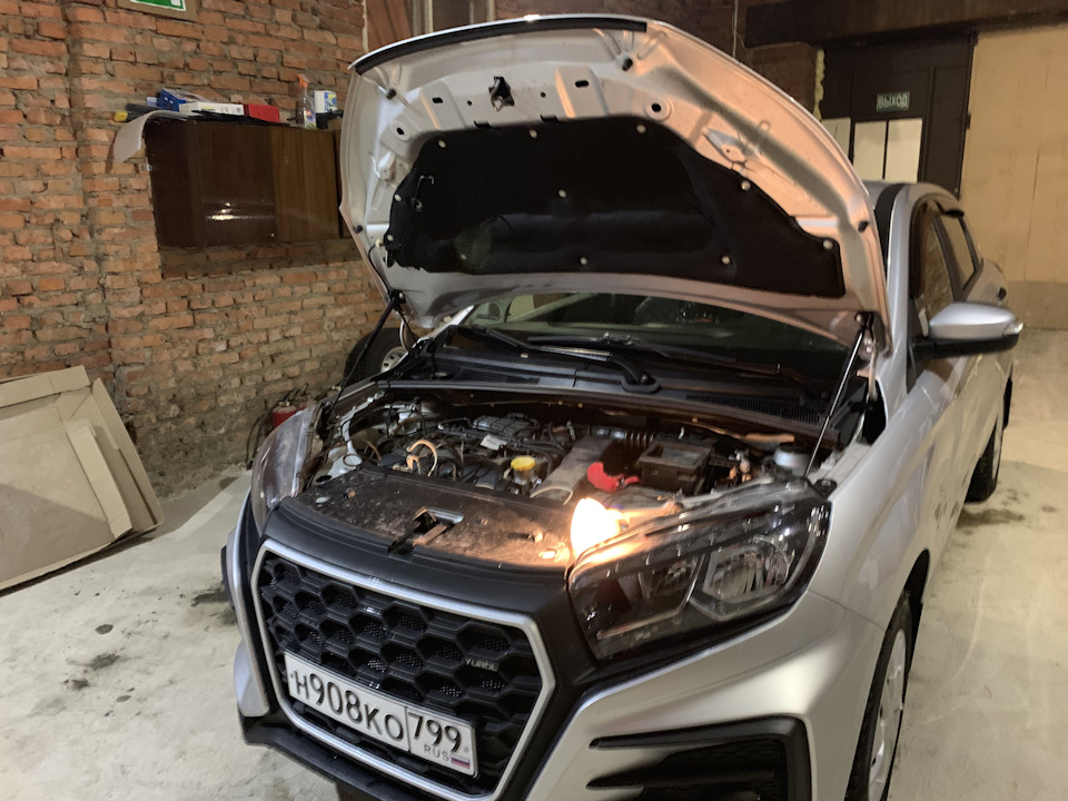 Обивка капота — Lada XRAY, 1,6 л., 2018 года | тюнинг | DRIVE2