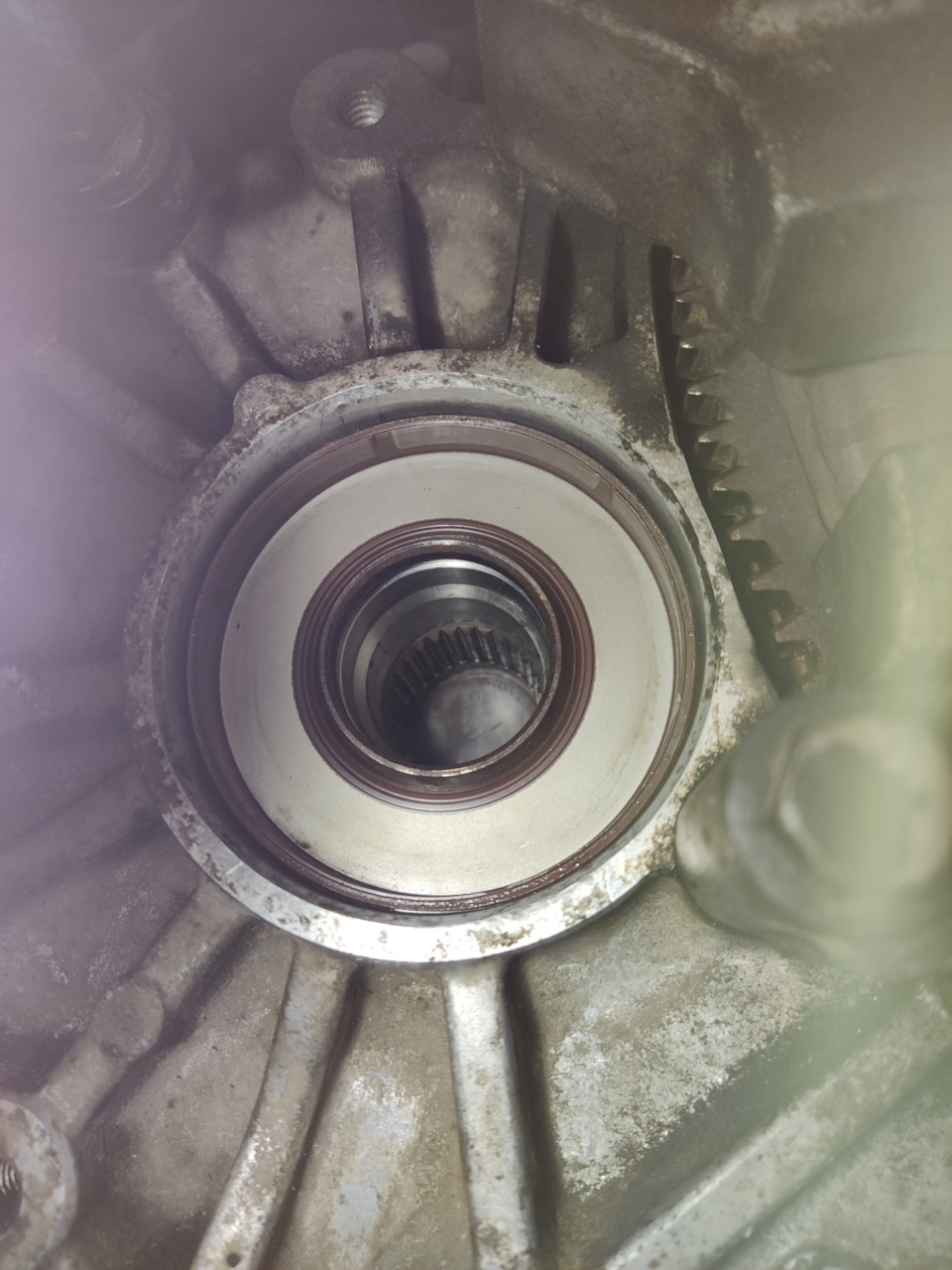 Замена уплотнительного кольца, сальника правой полуоси, а также лямбда ...