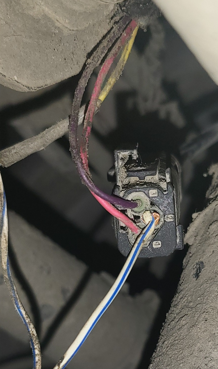 Y54/1y2 (демпфирующий клапан правой задней стойки) — Mercedes-Benz GL ...