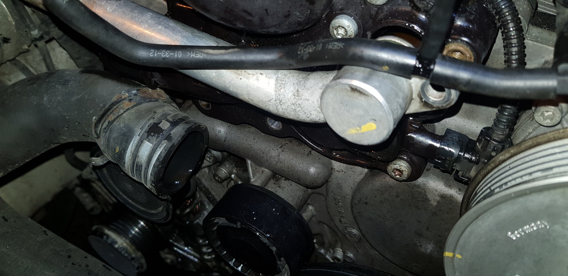 Замена корпуса маслянного фильтра — Audi Q7 (1G), 3 л, 2012 года ...