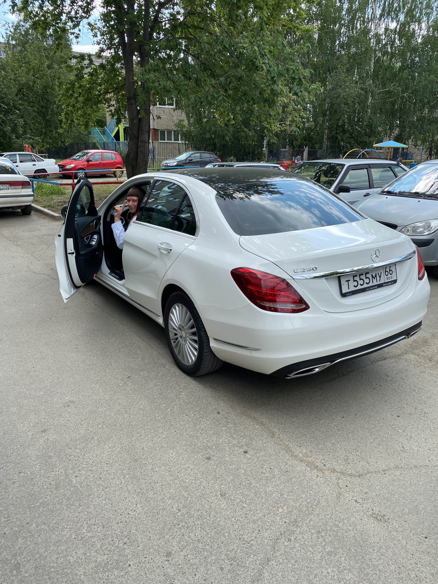 Пока ребята, кому надо забирайте моего w204^купыв W205 — Mercedes-Benz ...