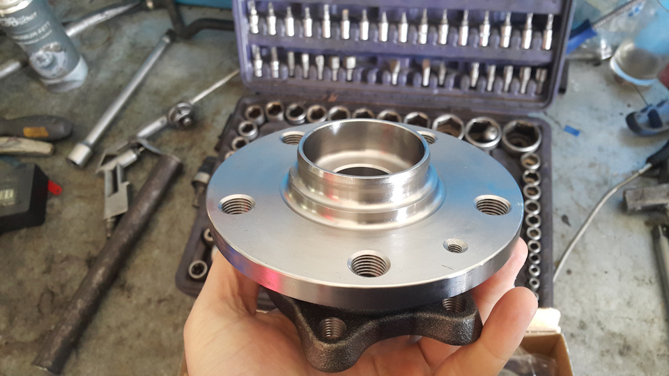 Замена передней ступицы — Skoda Octavia A5 Mk2, 1,8 л, 2013 года ...