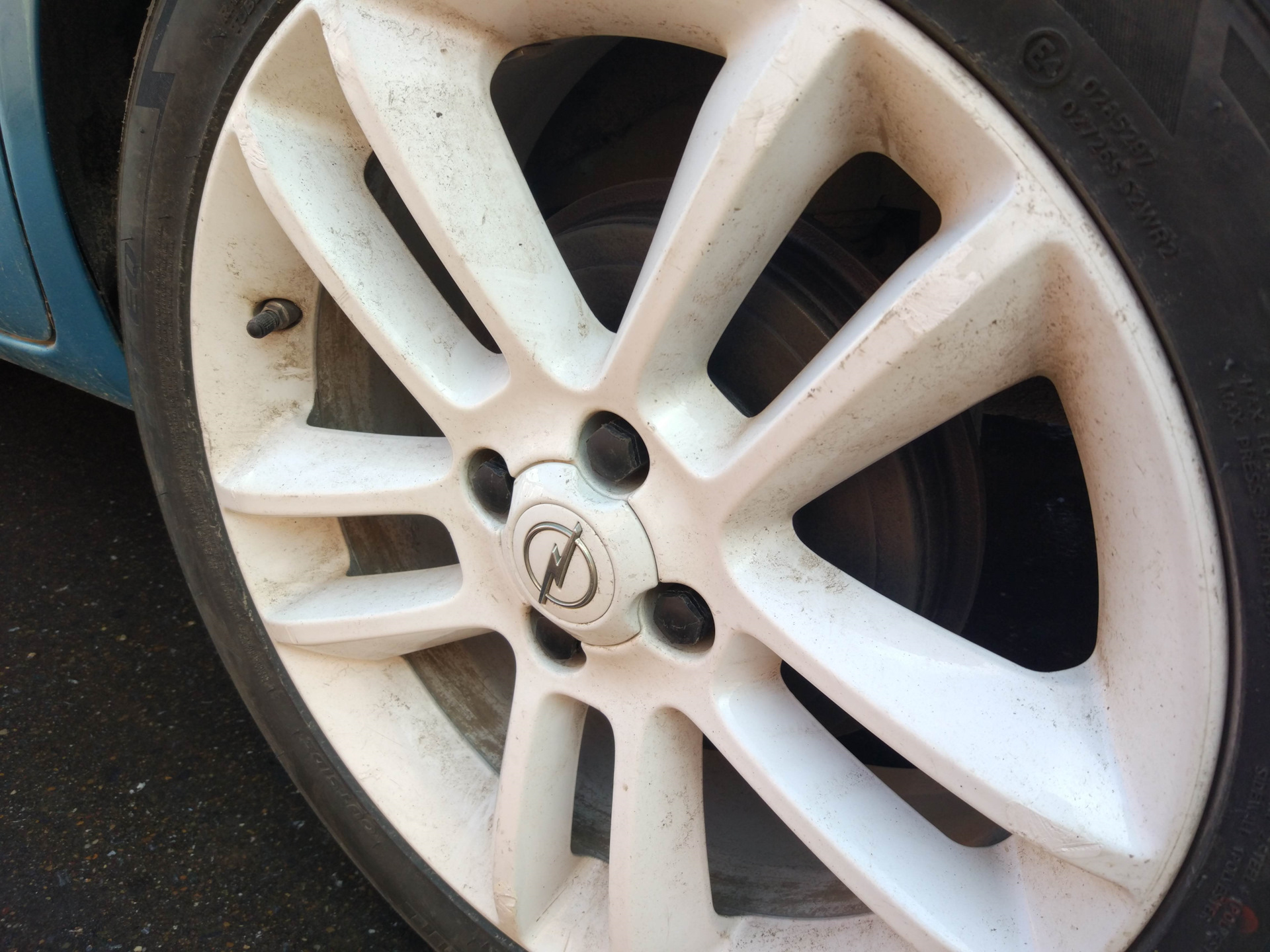 Замена задних тормозных колодок — Opel Corsa D, 1,4 л, 2011 года ...