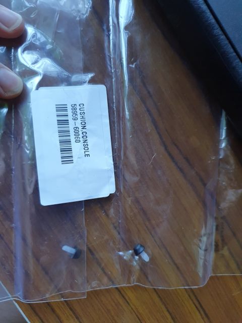 5895960060 Отбойник крышки подлокотника TOYOTA LEXUS | Запчасти на DRIVE2