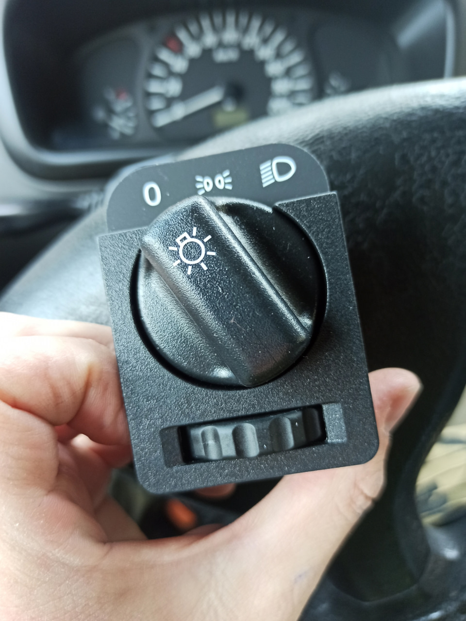 Переключатель фар 1240126 90213283 90381877 — Opel Agila A, 1 л, 2002 ...