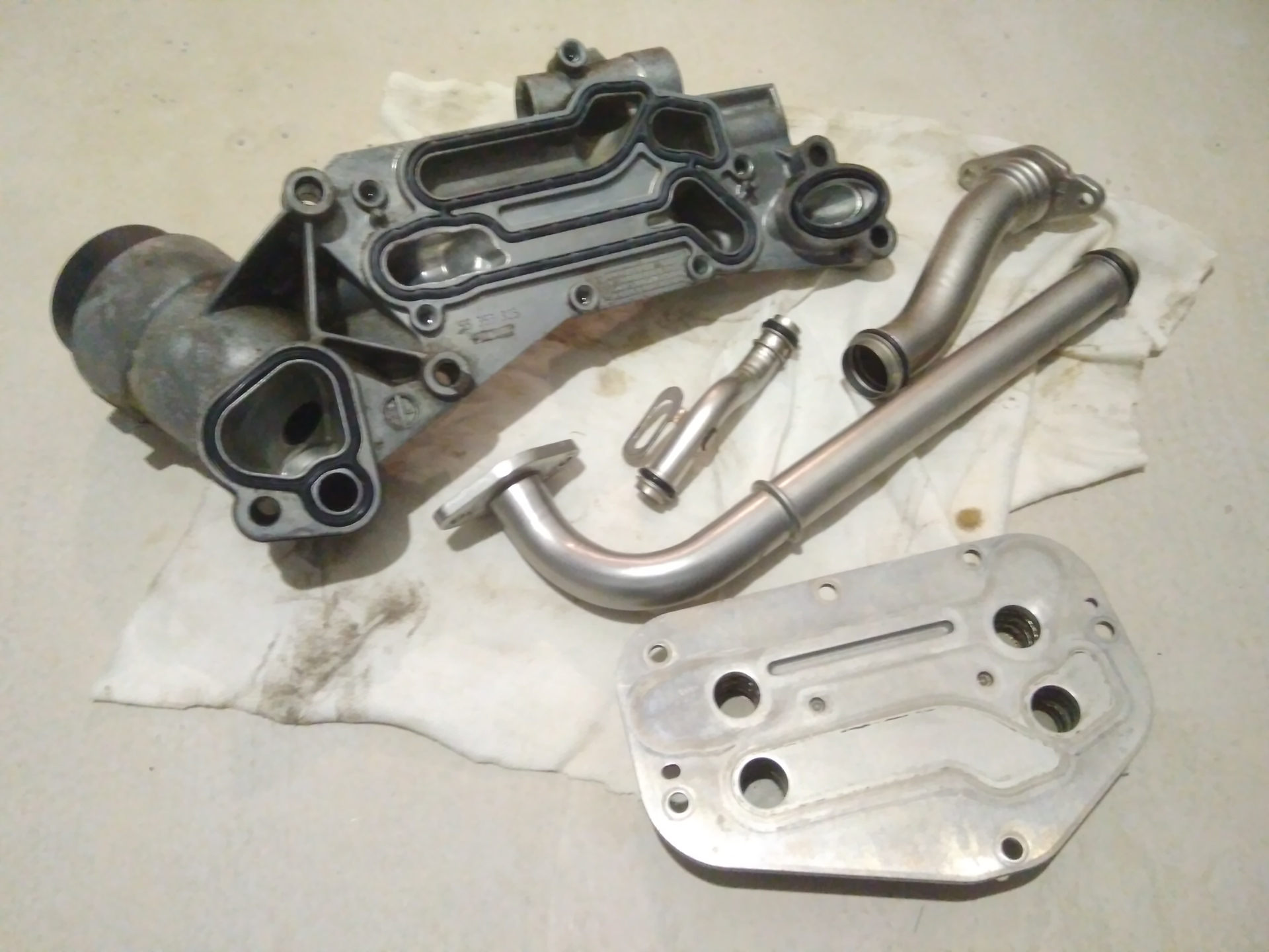 Замена резиновых уплотнений теплообменника двигателя A16XER — Opel ...