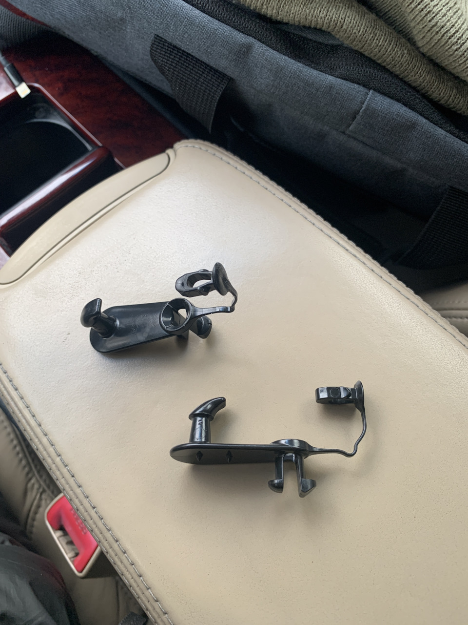 Форсунки омывателя/крючки крепления коврика/клипсы подкапотного ...